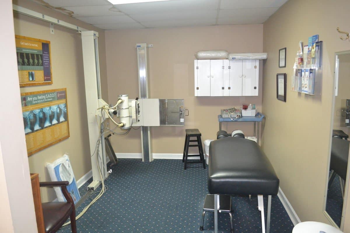 Hollowell Chiropractic Clinic | We treat all types of pain - Back pain ...